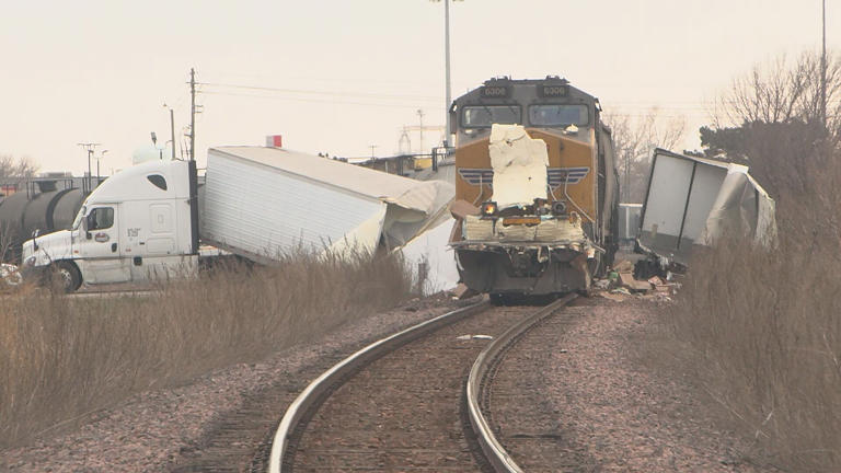 Sioux City road reopens after accident involving semi, freight train