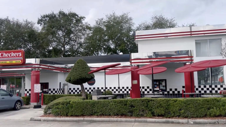 You'll Find The World's Largest Checkers In This Florida City