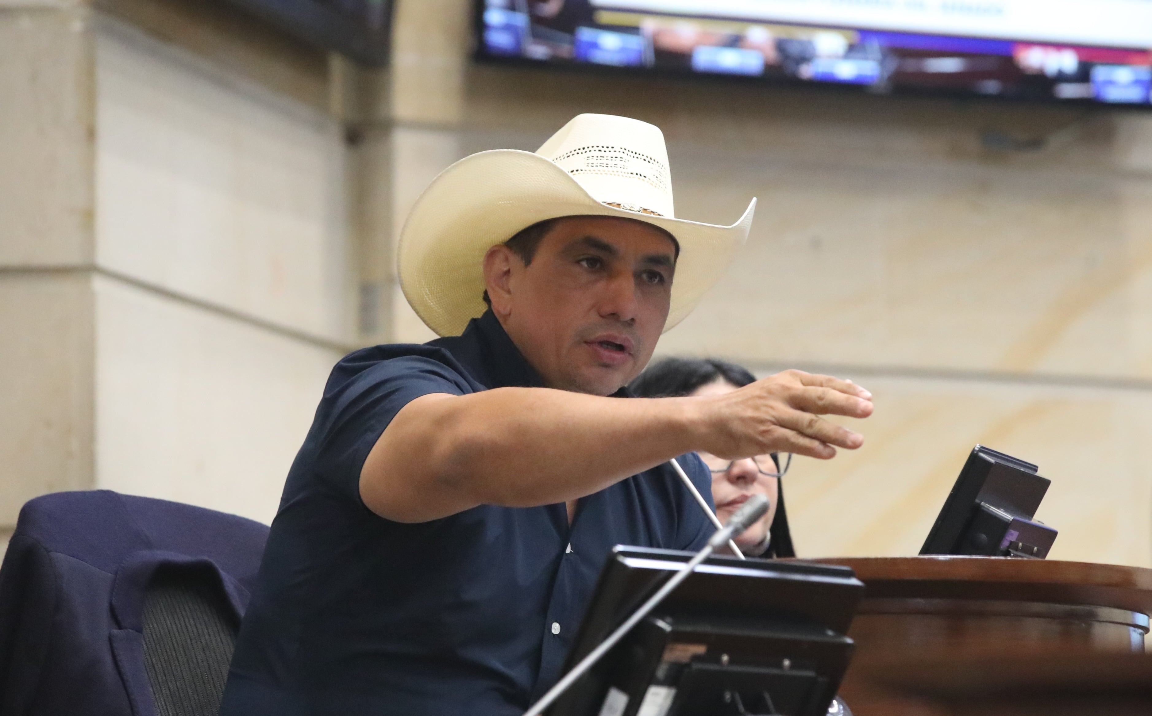 Postulan a Alirio Barrera como precandidato presidencial del Centro ...