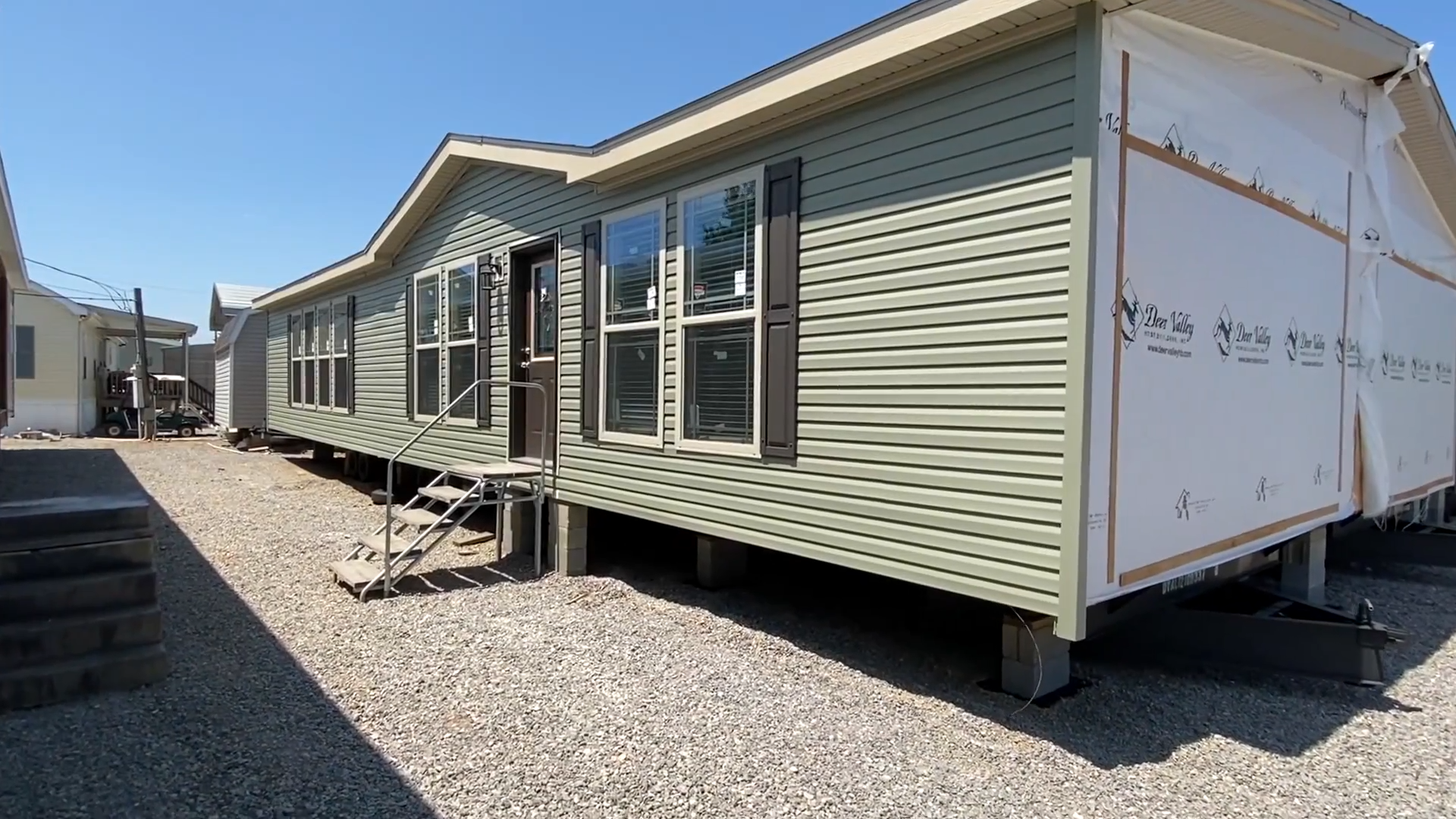 Ahaveh by Deer Valley Homebuilders | 3 bed, 2 bath mobile house tour