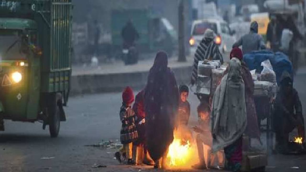 Mumbai Weather LATEST Update: Chill intensifies, weather dept issues ...