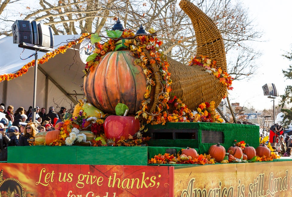 Holiday Trolleys, Drone Shows and More Things to Do in Boston This ...