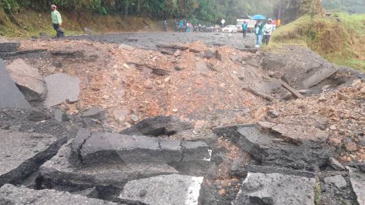 En Video Atención Grupos Armados Dinamitaron Y Destruyeron La Vía A