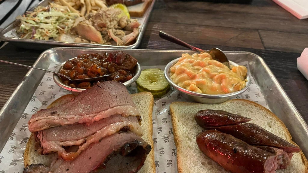 Chicago's The Smoke Daddy barbecue to close Wicker Park location