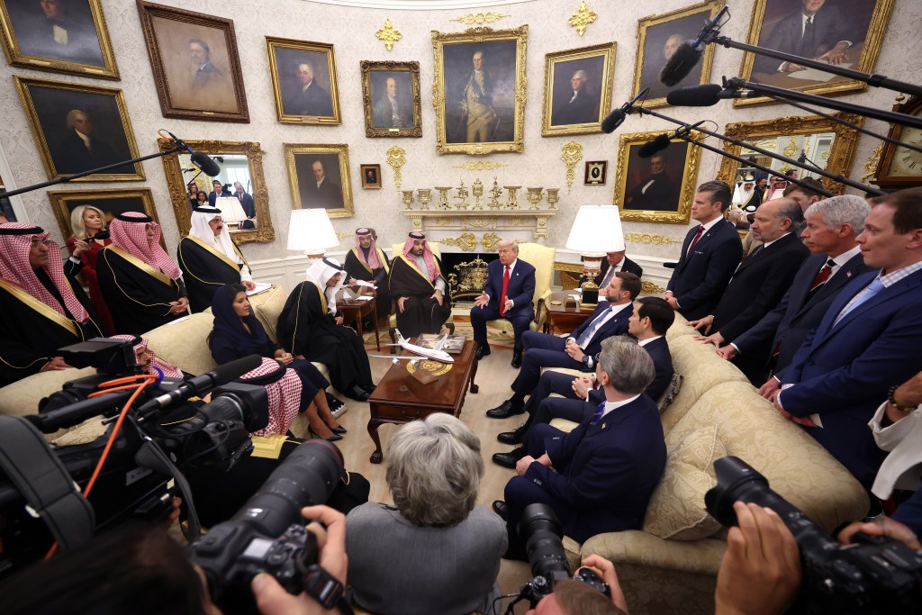 After Donald Trump's Attack On Correspondent Mary Bruce, White House ...