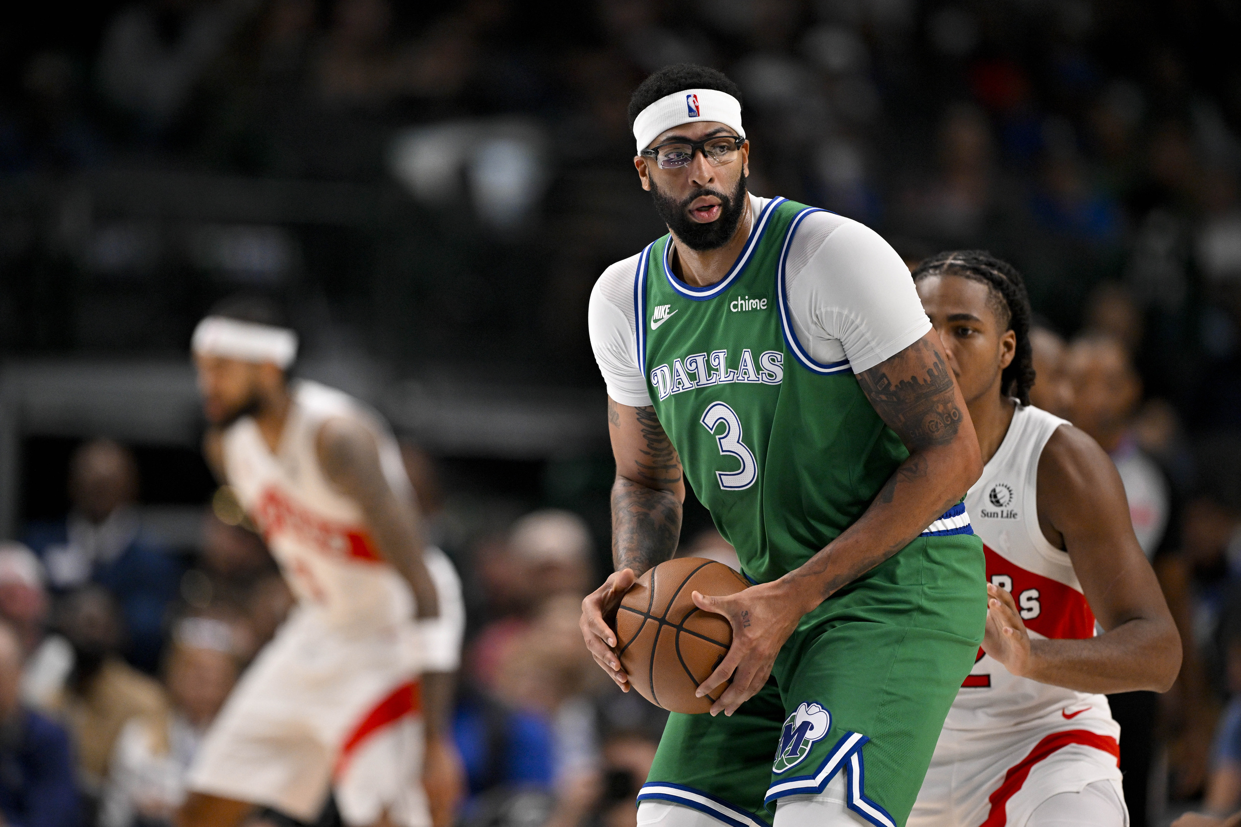Mavericks' Mark Cuban answers the big Anthony Davis question