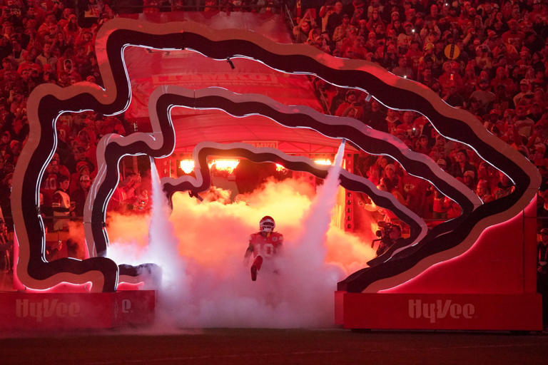 Chiefs get some very good news on key starter in first injury report ...