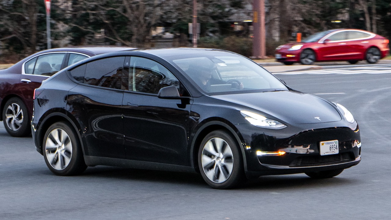 Model Y looks old next to the new BMW iX4