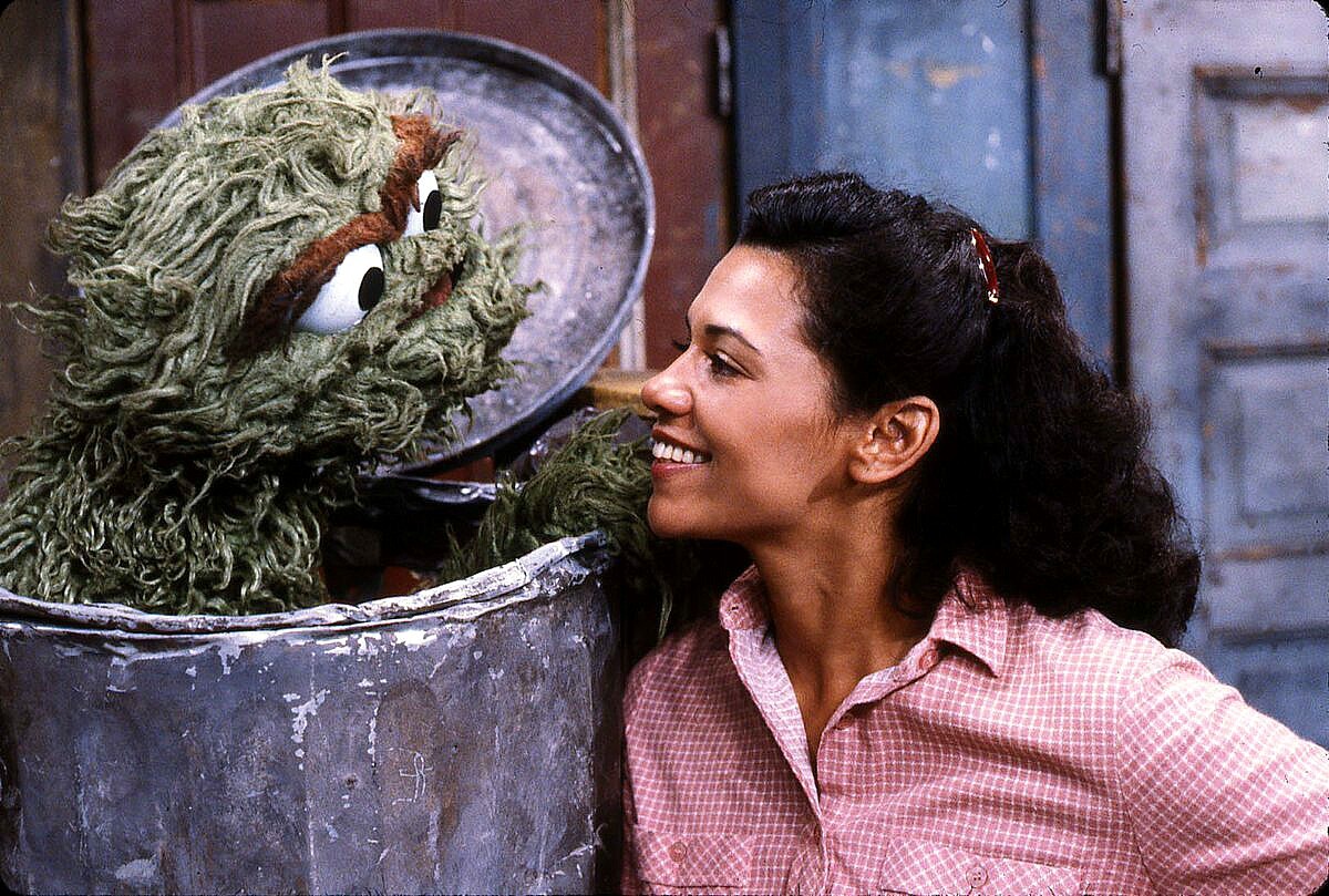 Maria from ‘Sesame Street’ reveals she had flirtatious chemistry with ...