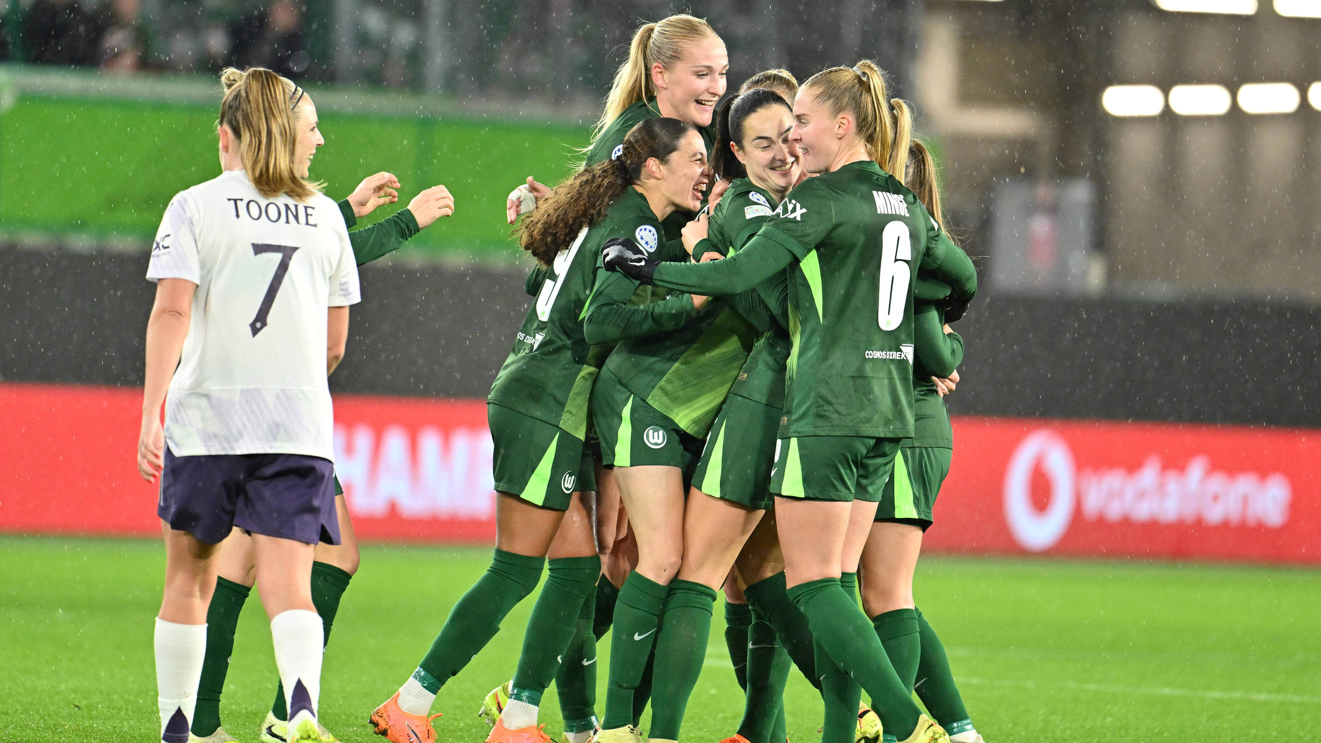 Manchester United suffer first Champions League defeat at Wolfsburg