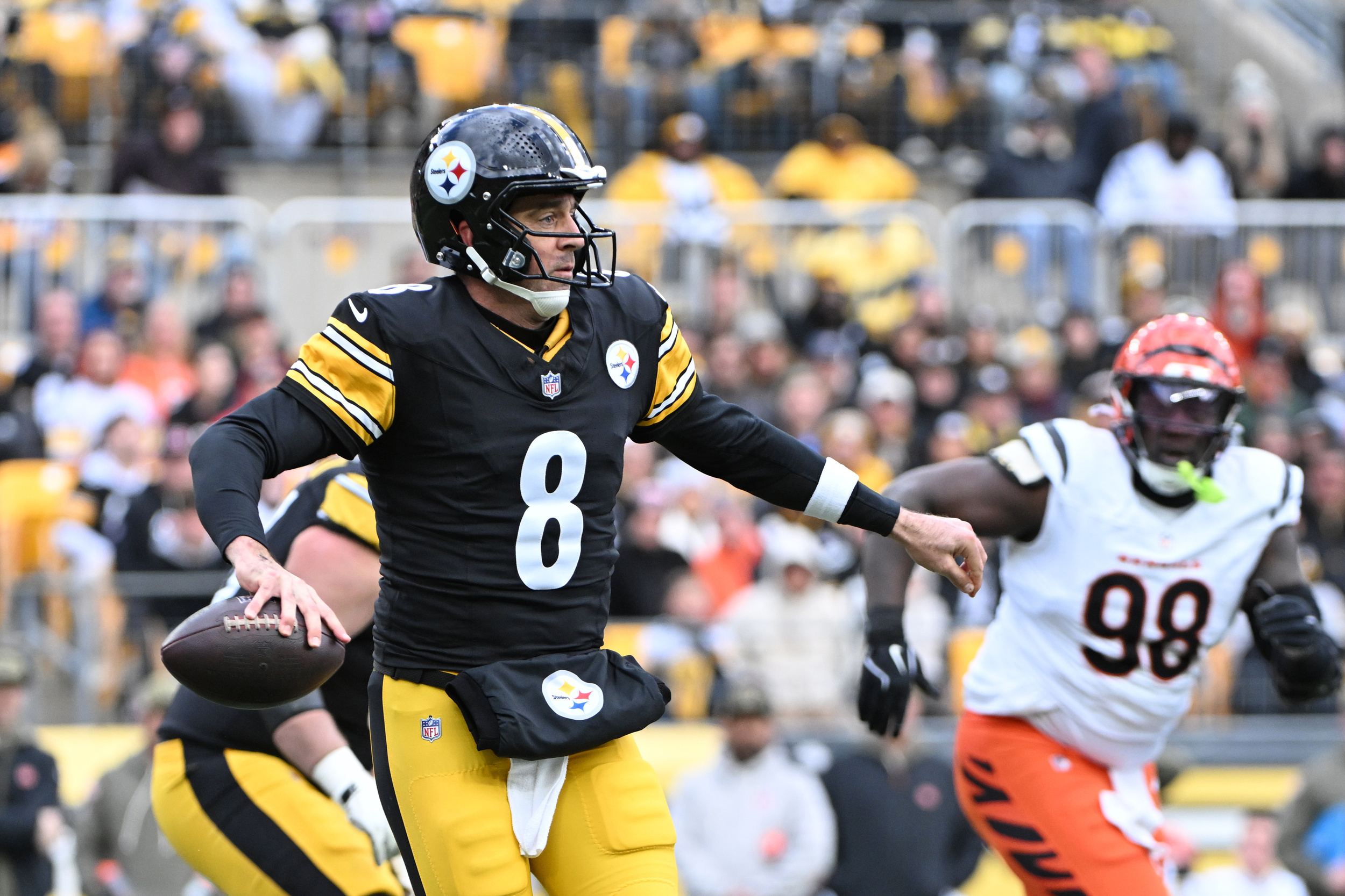Steelers' QB Sends Direct Message To Bears Fans As Mayor Aaron Rodgers ...