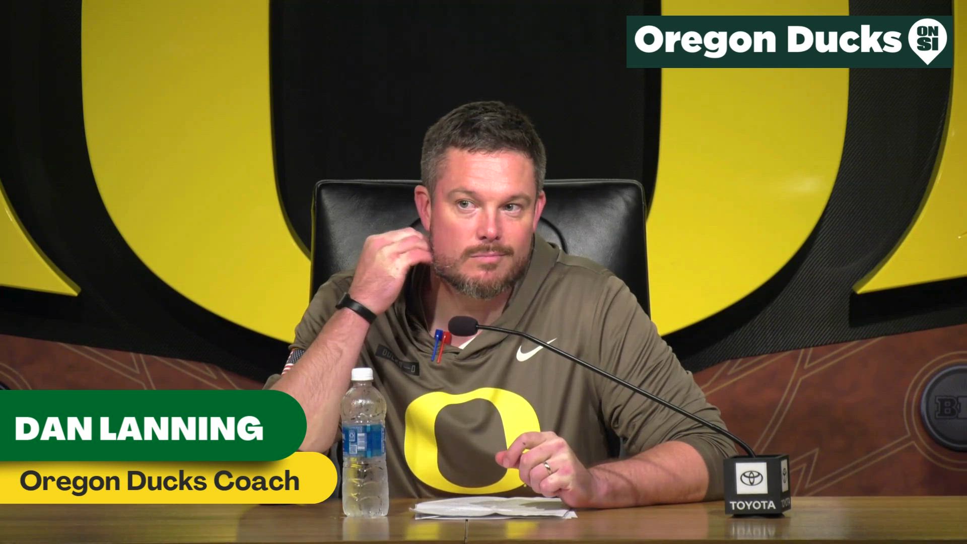 Oregon Ducks discuss plays from Wide Receiver Jeremiah McClellan