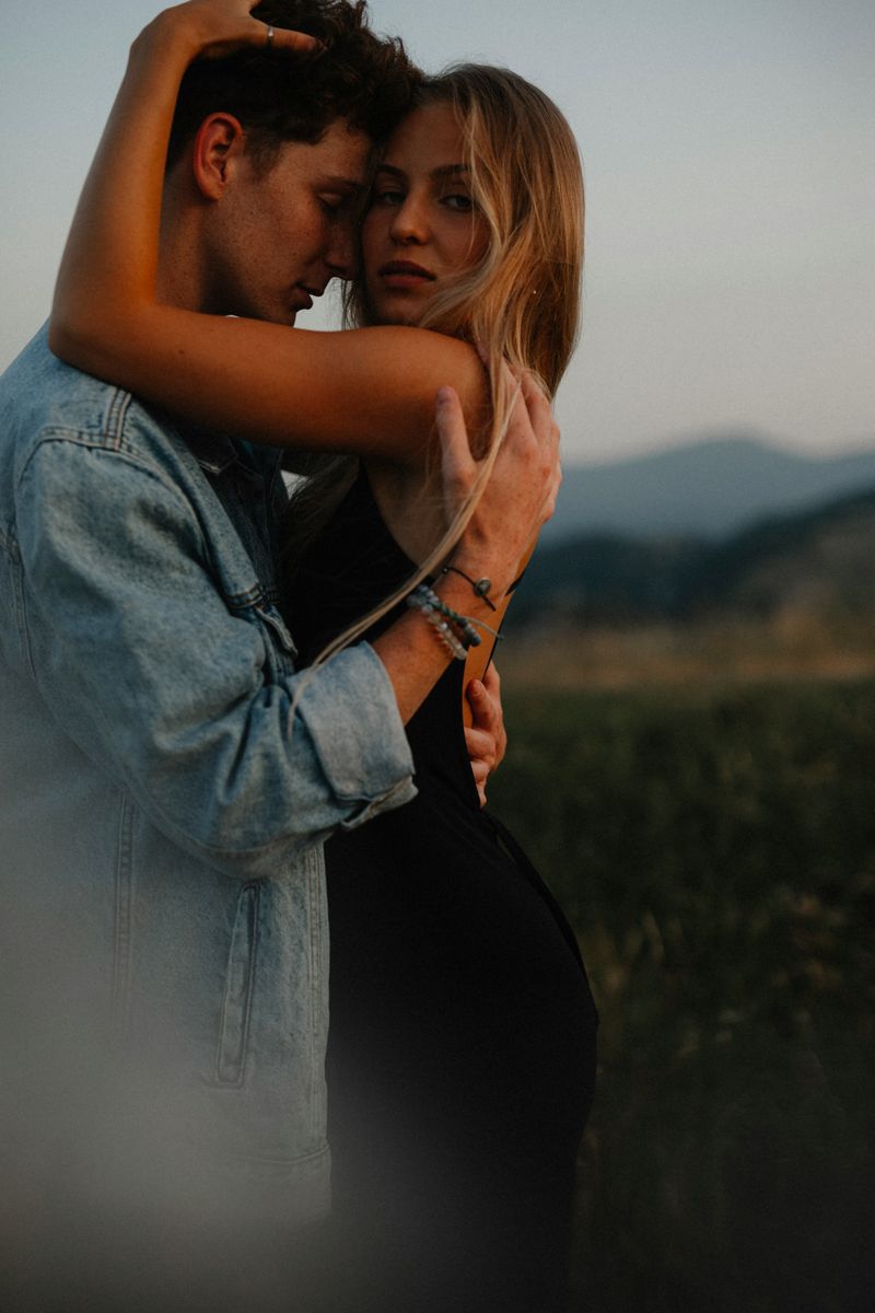 12 Red Flags in Relationships Disguised as Chemistry