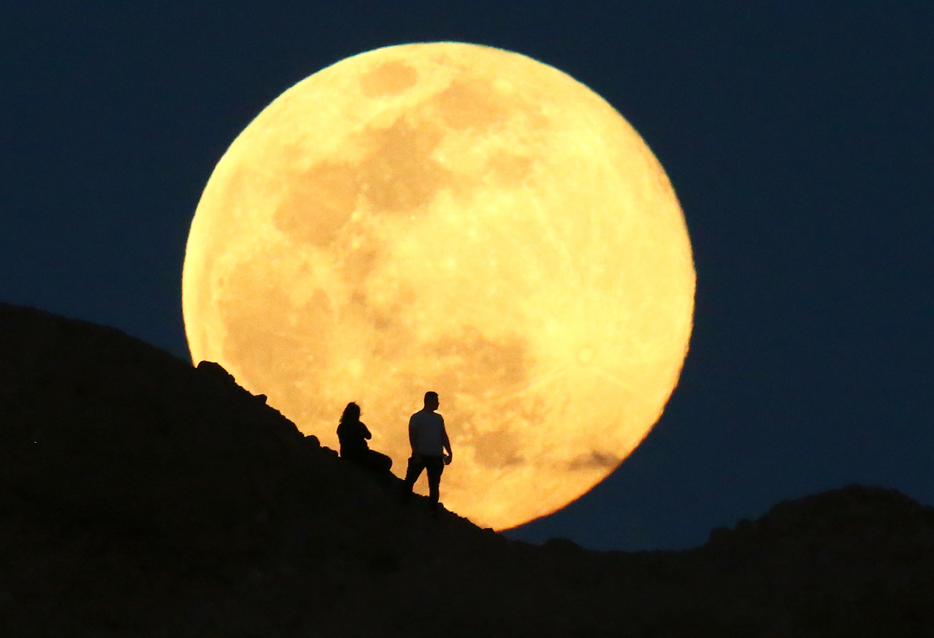 When is the next full moon? Cold supermoon 2025 will rise amid longest ...