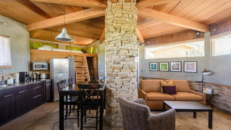 This Half-Underground Arizona Retreat Tucked In The Sonoran Desert ...
