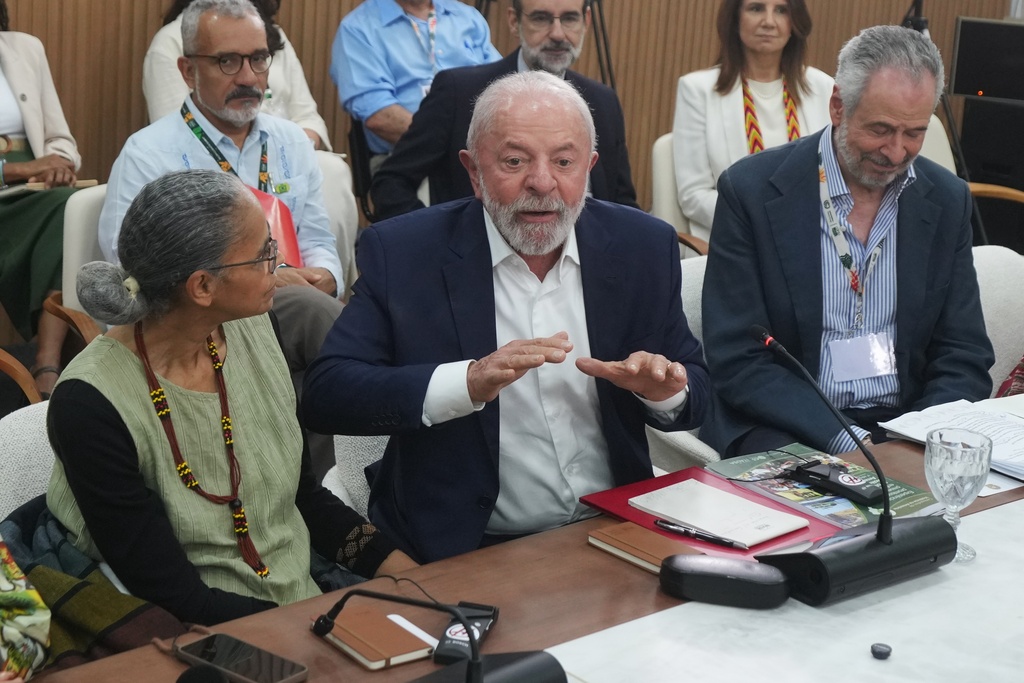 Brazil's Lula joins negotiators at UN climate talks, but no deal yet on ...