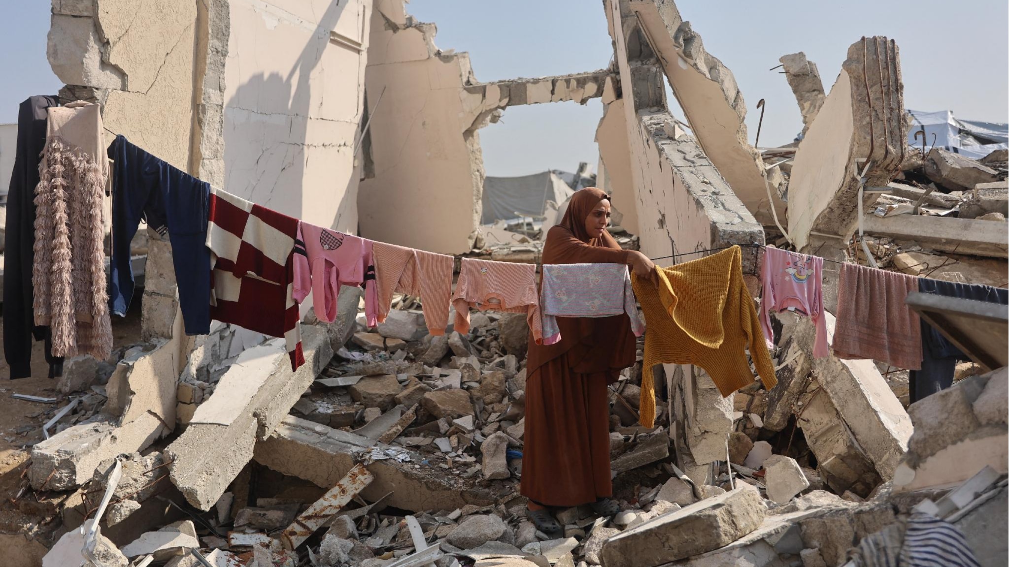 Tregua infranta a Gaza, le bombe israeliane uccidono 28 persone