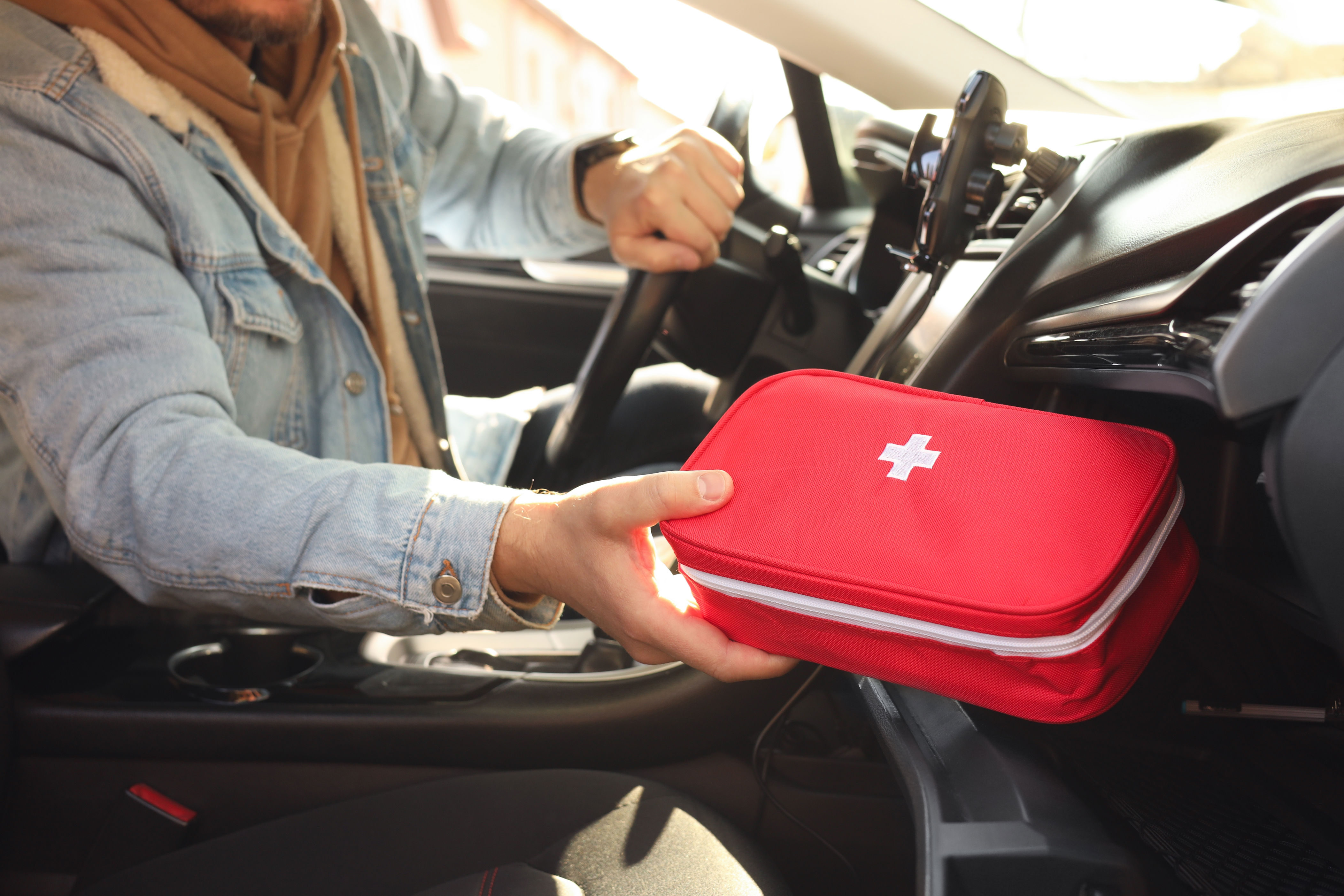 Los mejores botiquines de primeros auxilios para llevar en el auto