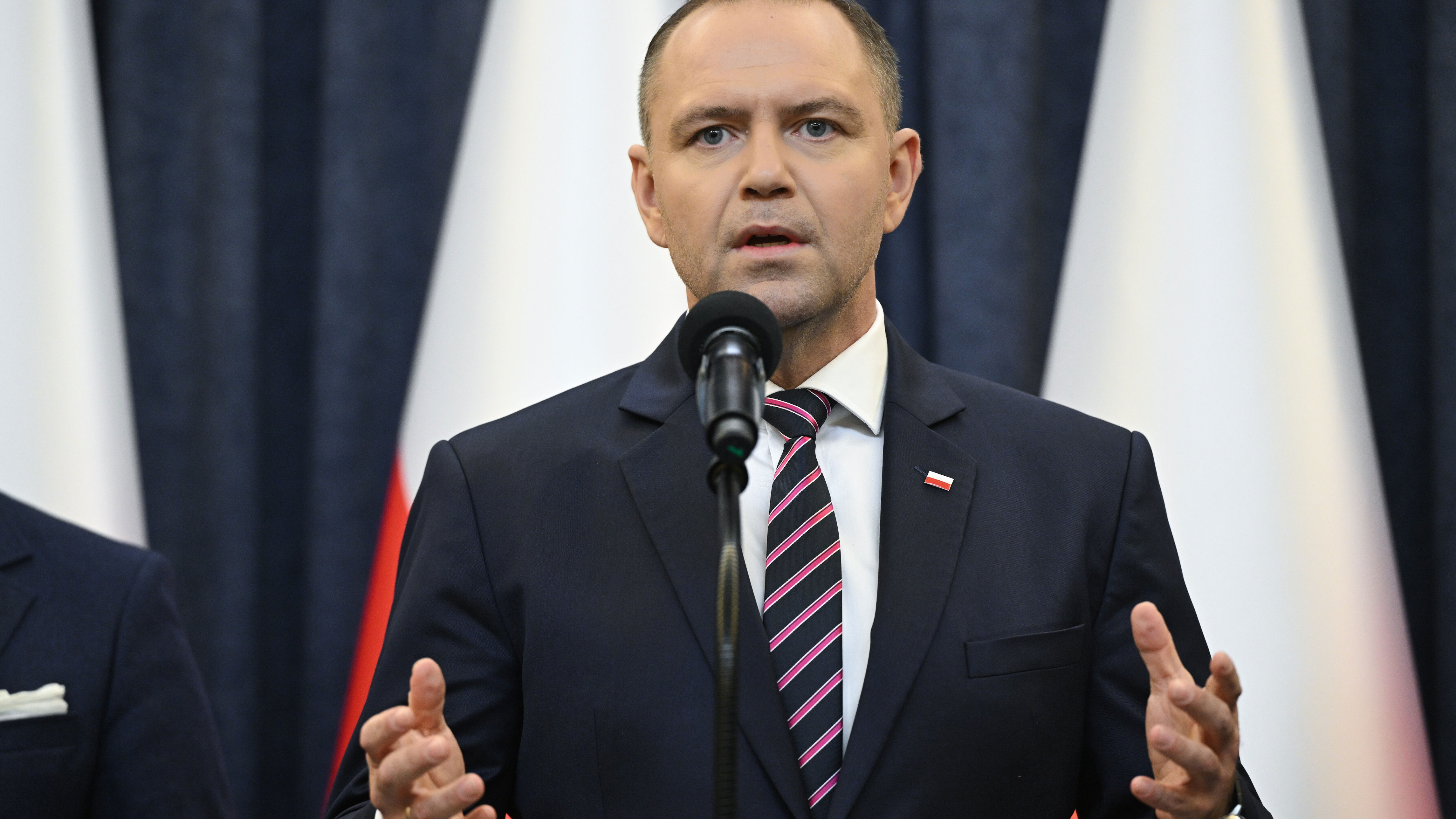 Prezydent zwołuje szczyt medyczny. "Jest głęboko zaniepokojony"