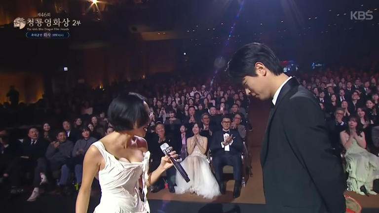 Kode Warna Emas Terlengkap : Dari Emas Murni, Varian Metallic, Hingga ...