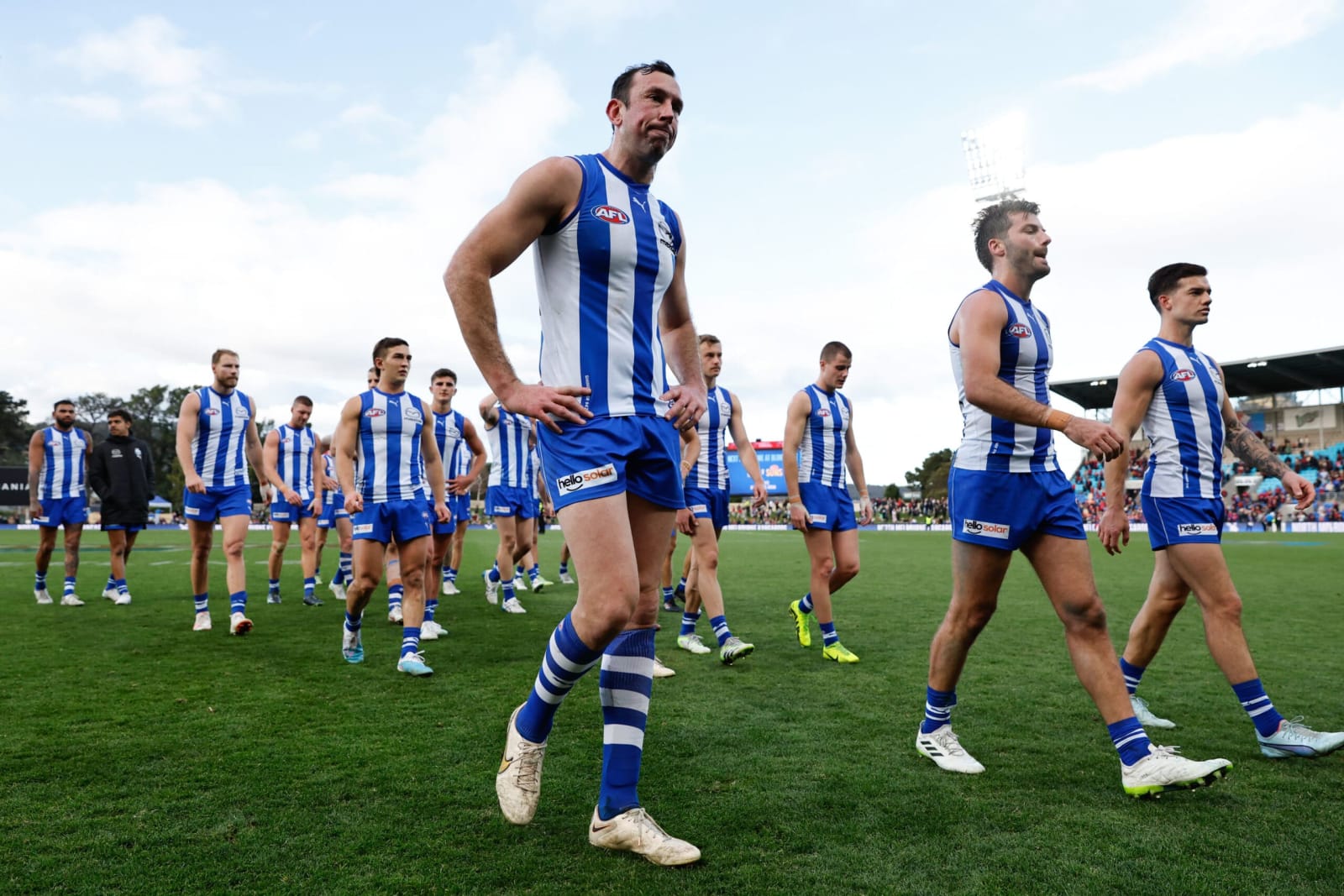 Champion ruckman calls time on AFL career, announces new club for 2026