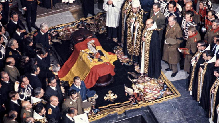 Un funeral de Franco con TV a color