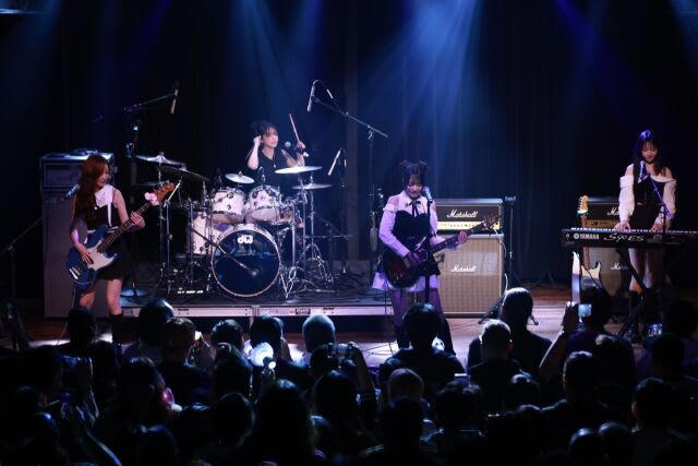 QWER Takes Over North America—Their Explosive ‘ROCKATION’ Tour Signals ...