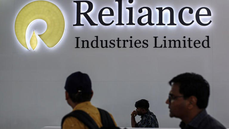 Reliance Industries share price hits 4-month high as analysts see ...