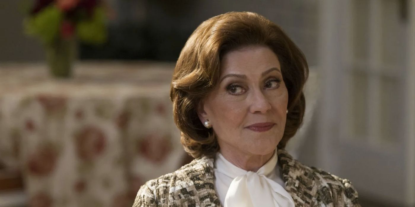 10 harsh realities of rewatching Gilmore Girls 19 years later