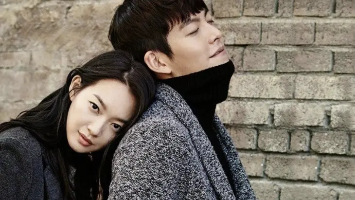 Kim Woo Bin cuối cùng cũng cưới Shin Min Ah sau 10 năm hò hẹn