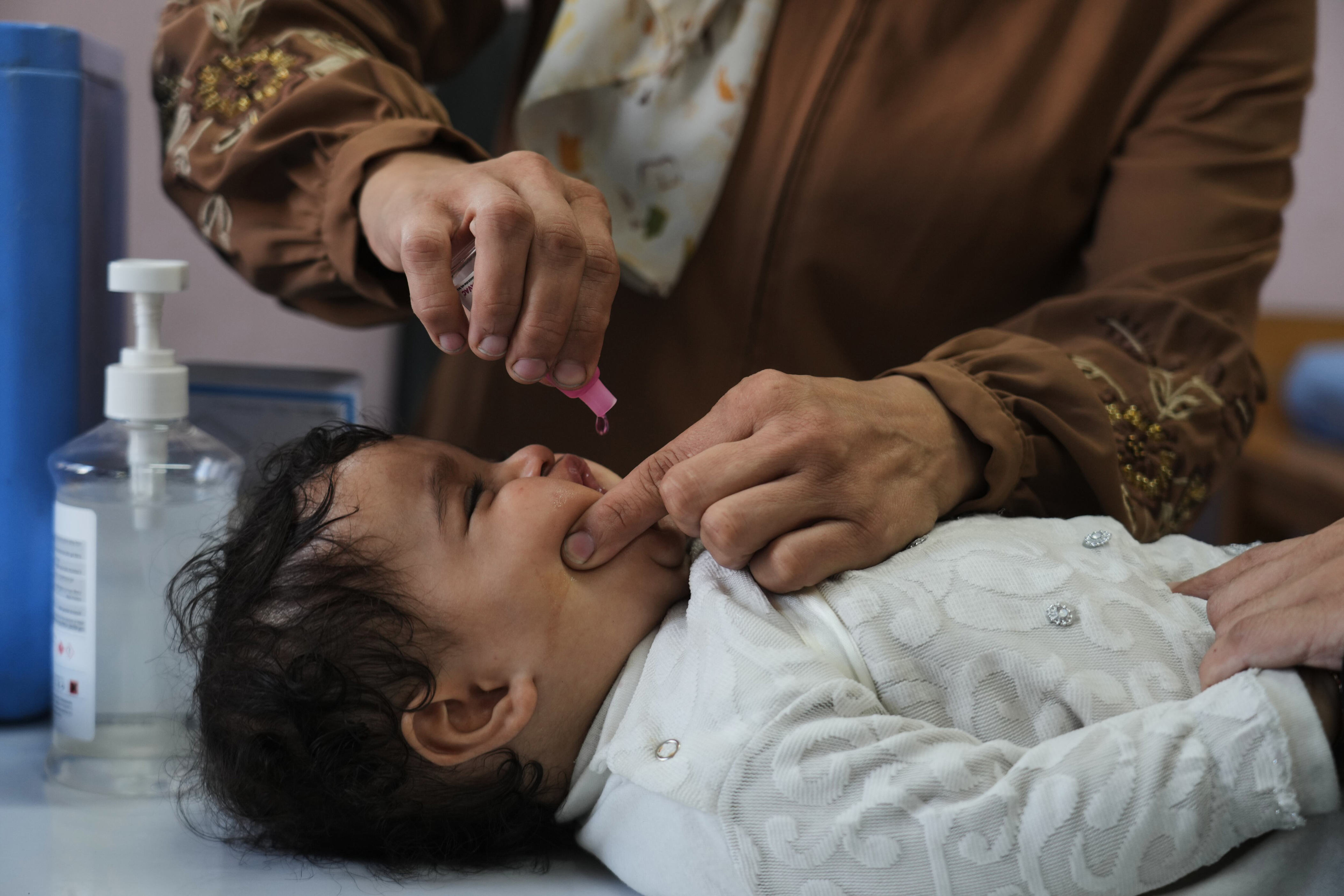 WHO vaccinates 10,000 young children since Gaza ceasefire began