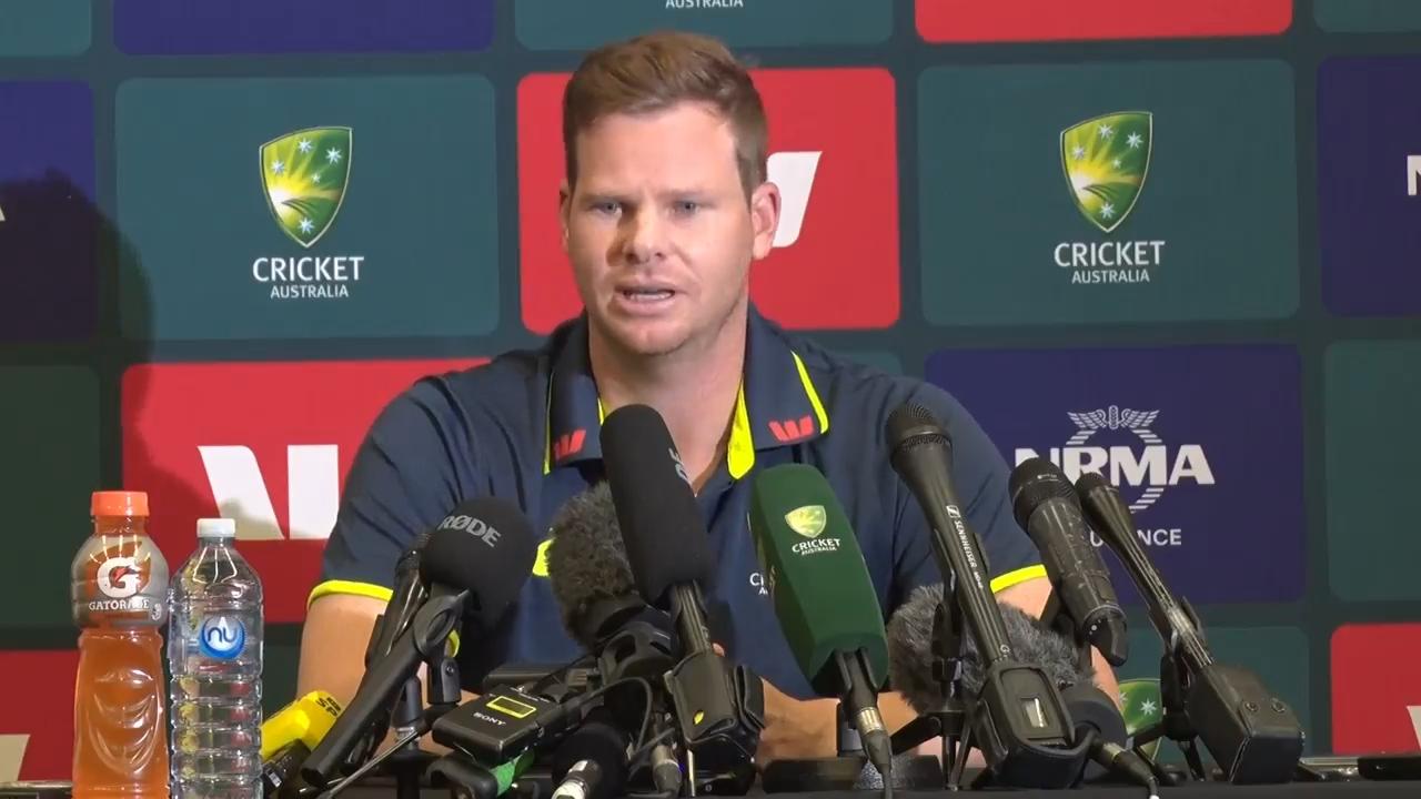 Smith takes a swipe at Panesar comments on the eve of Ashes