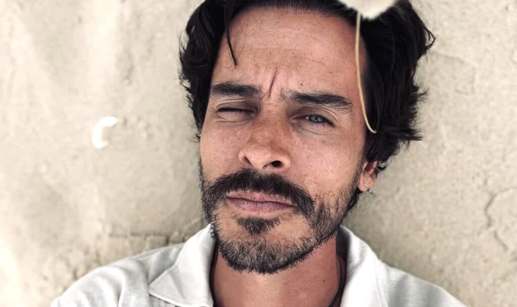 Flo Delavega : vives inquiétudes après la disparition soudaine du chanteur