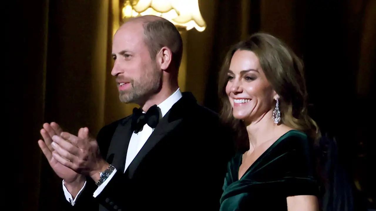 Kate Middleton brilla en el Royal Albert Hall: de su vestido largo ...
