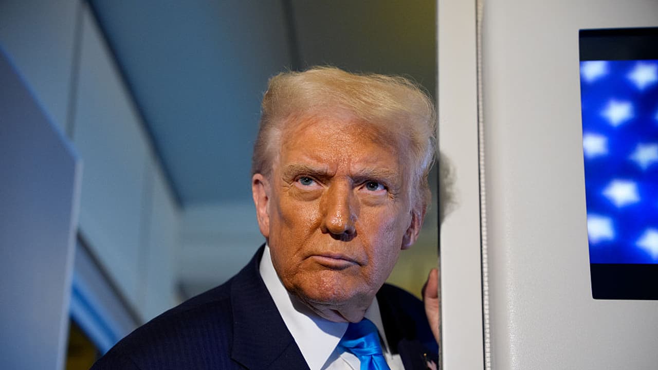 “Bring Talent In” – Trump’s Stunning H‑1B U‑Turn Sets Off MAGA Anger ...