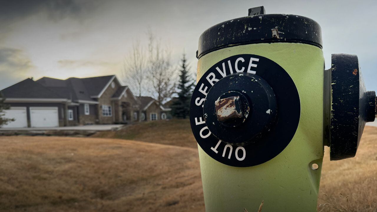 Residents near Calgary sound alarm over non-working fire hydrants