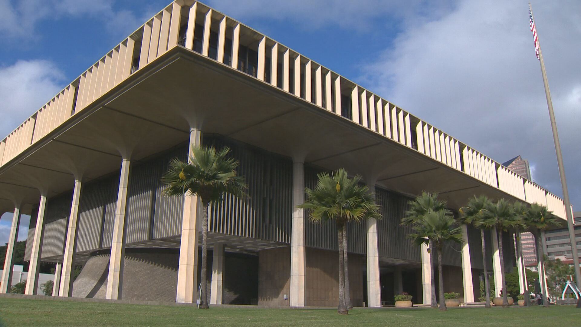 Hawaii attorney general declines to open investigation into bribery case