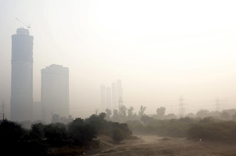 Capital’s air quality hovers close to 'severe' mark; 18 stations log ...