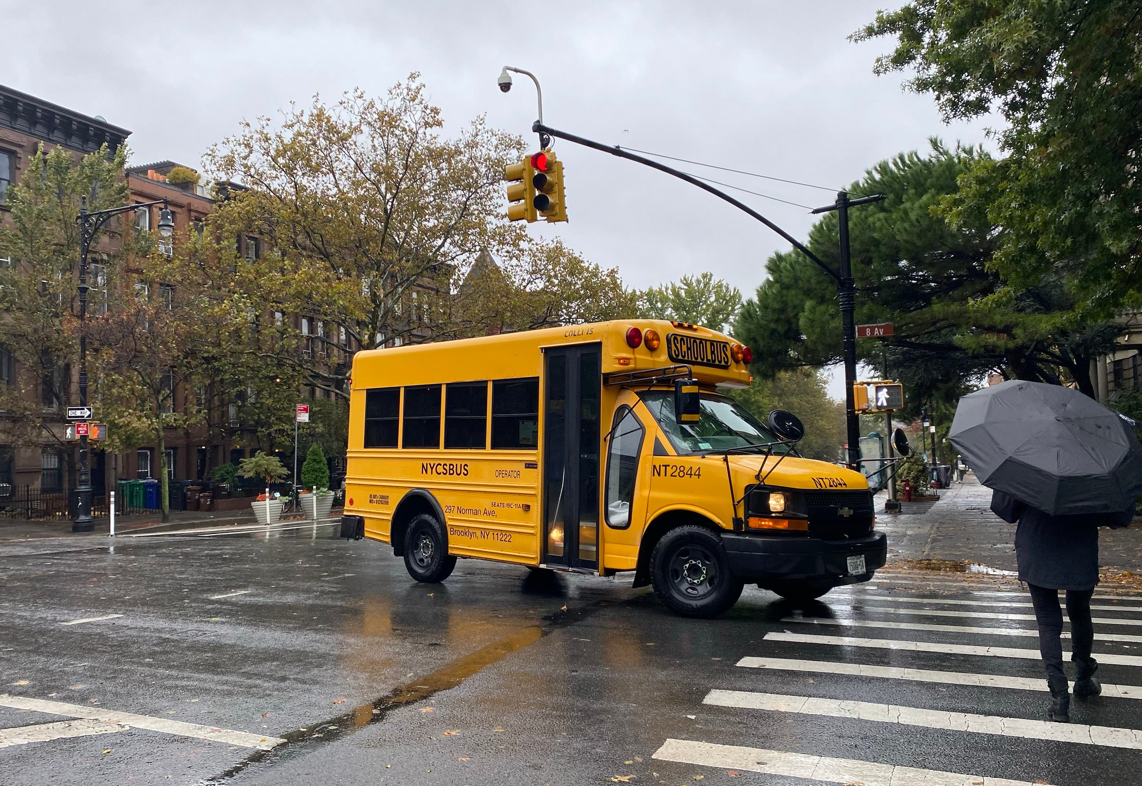 NYC school bus contract drama ends with 3-year extension, but critics ...