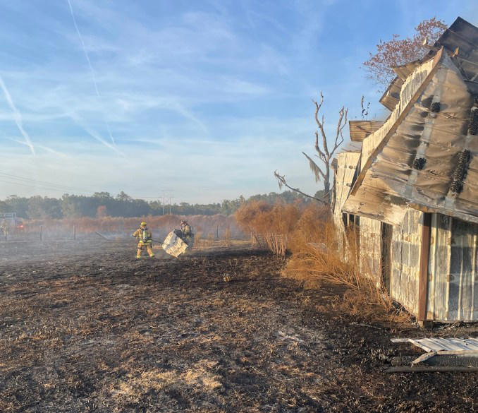 Fire crews contain fire west of Watermelon Pond