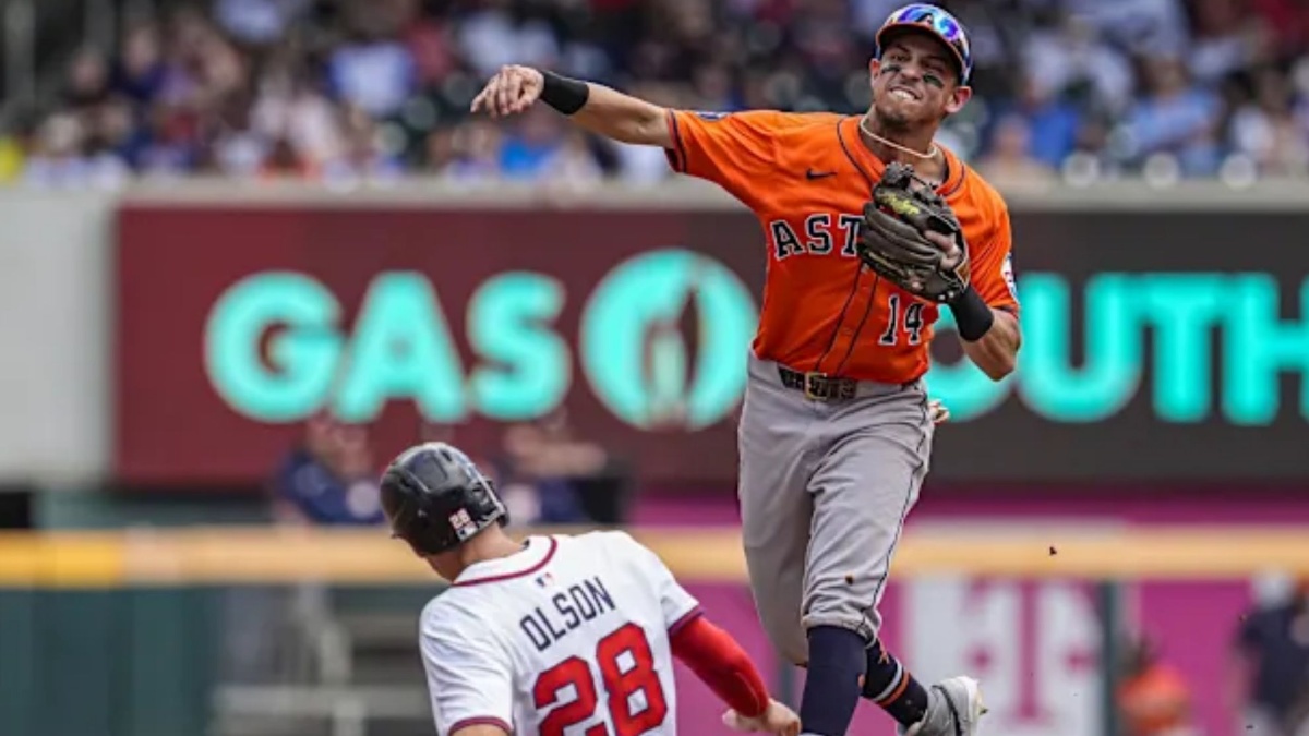 MLB: Gold Glove in Atlanta! Braves Acquire Mauricio Dubón from Astros ...