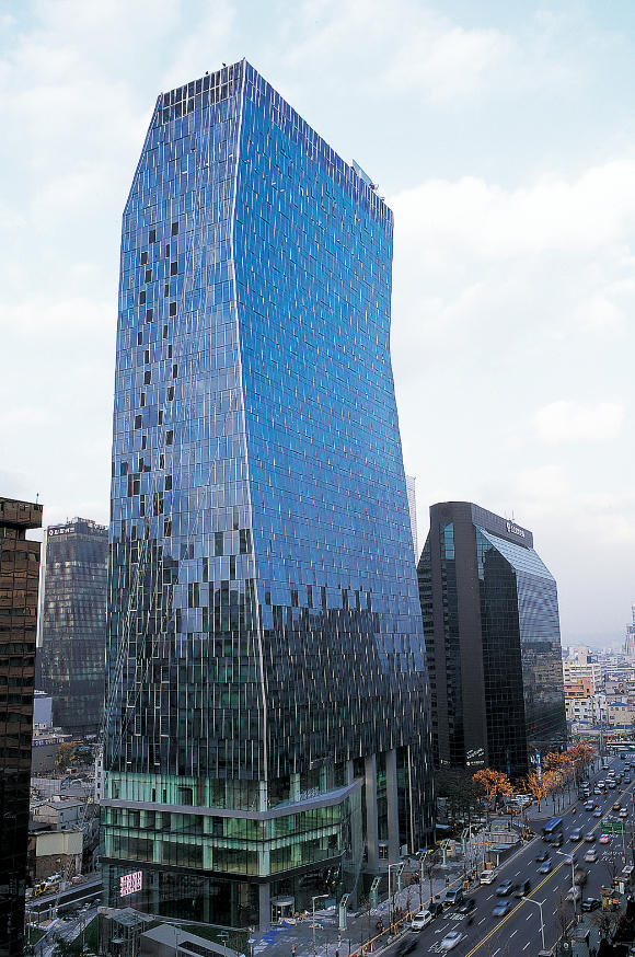 SKT "동일 주파수 대역은 같은 대가 적용하는 게 원칙"