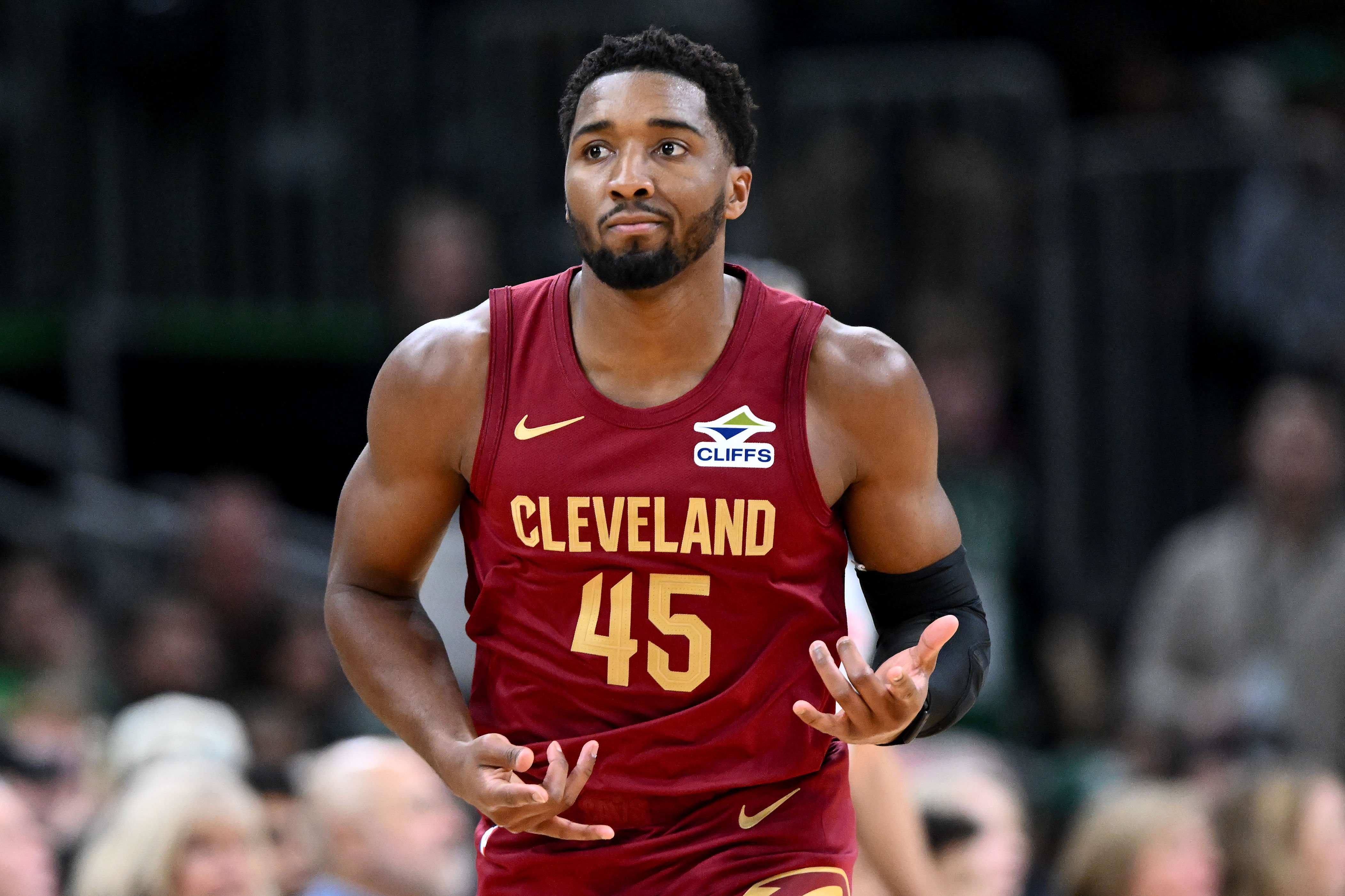Donovan Mitchell Performance Causes Fans to Question Cavaliers Star vs Rockets