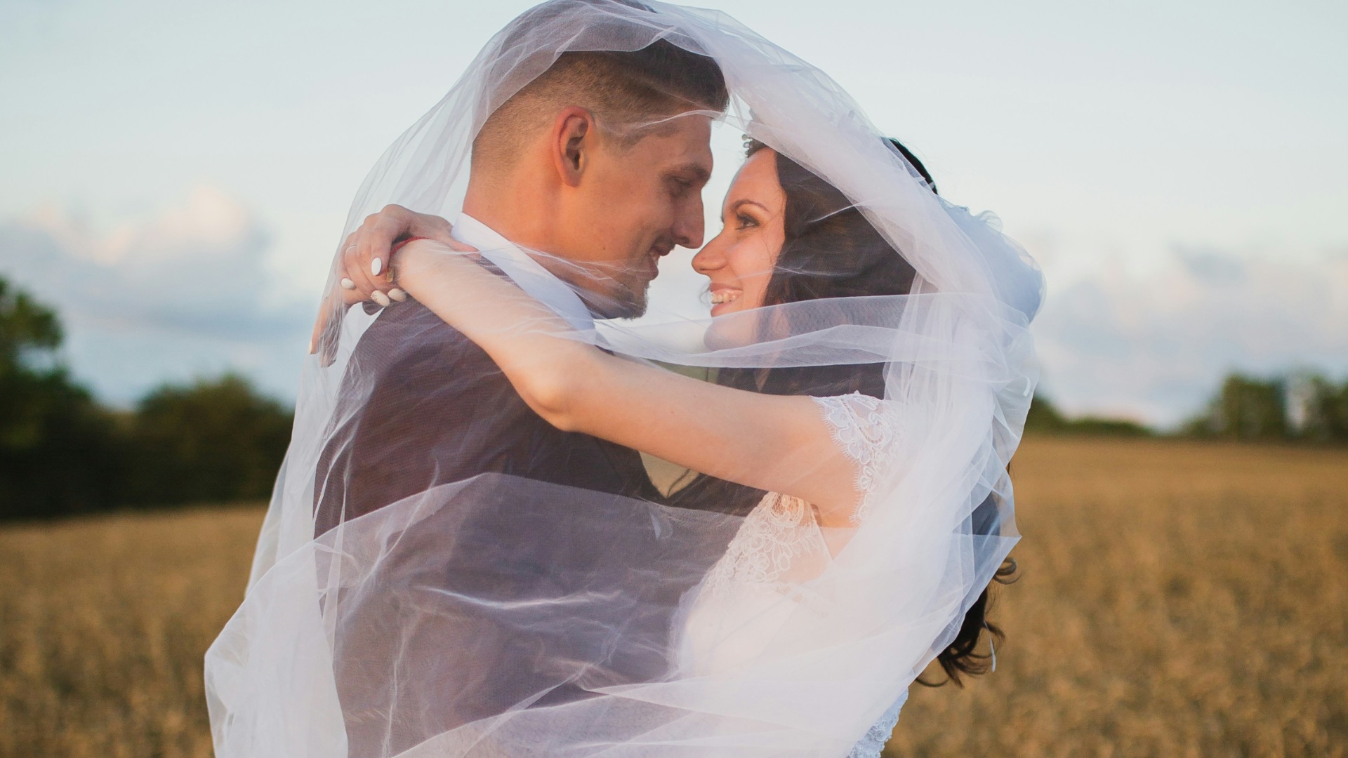 Adopter le nom de votre conjoint influence la façon dont les employeurs ...