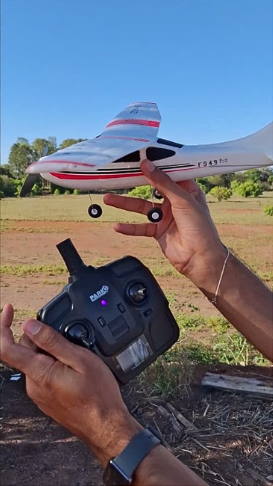 Comprei o Avião de Controle Remoto Cessna F949 Pro