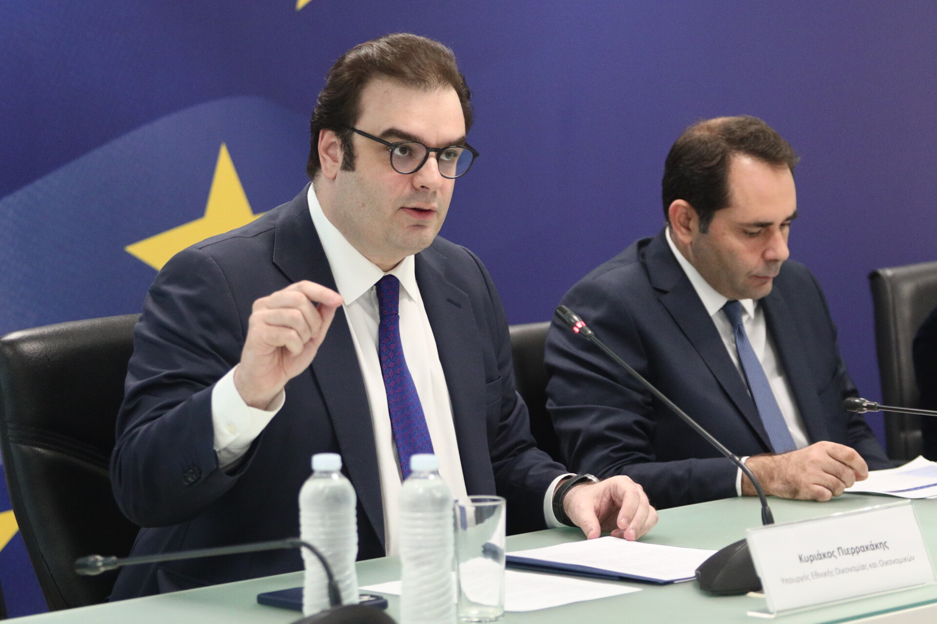 Προϋπολογισμός 2026: Πλεόνασμα 2,8%, ανάπτυξη 2,4% και χρέος 138,2% του ...