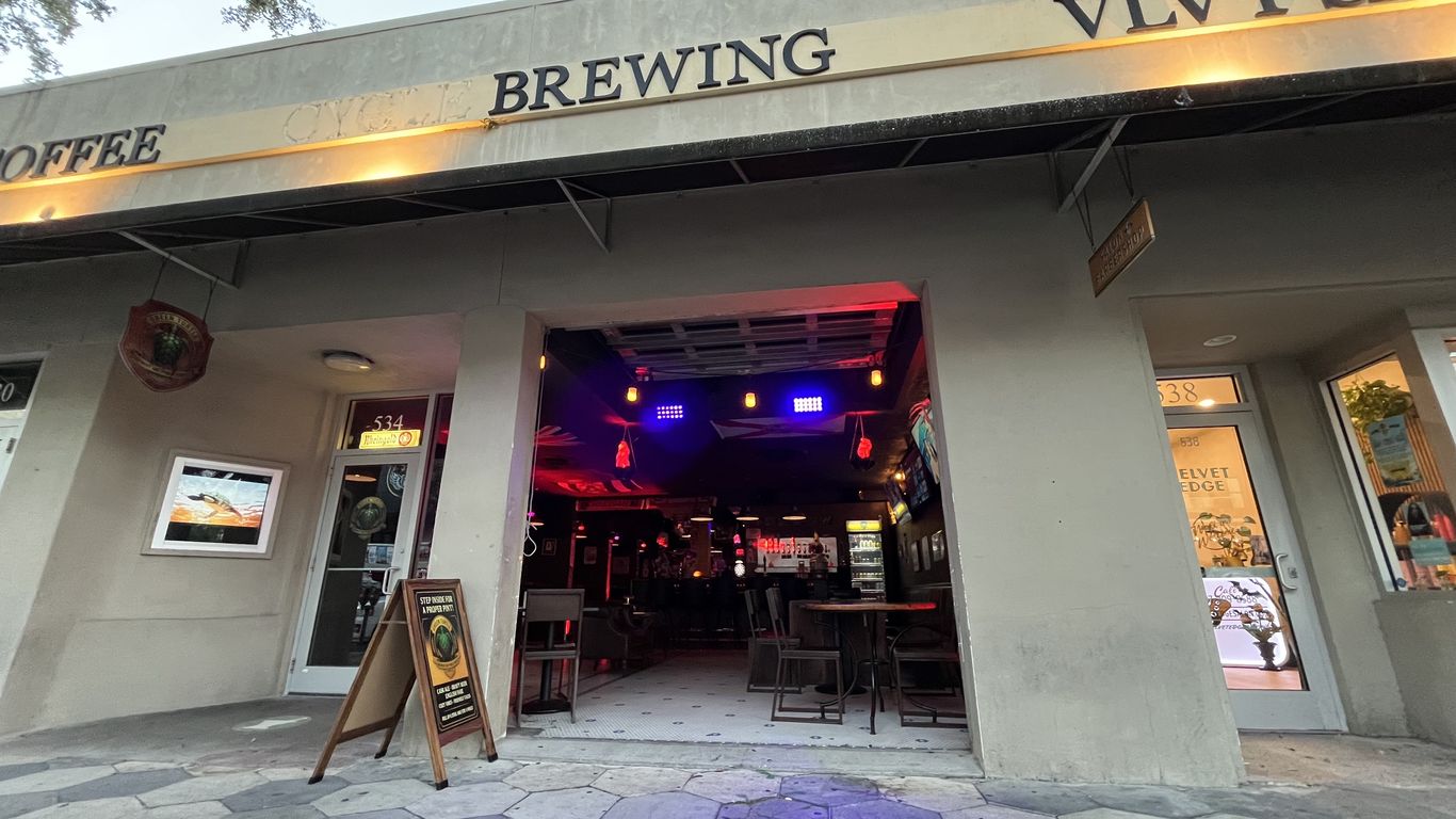 Inside Green Turtle, the English pub that replaced Cycle Brewing