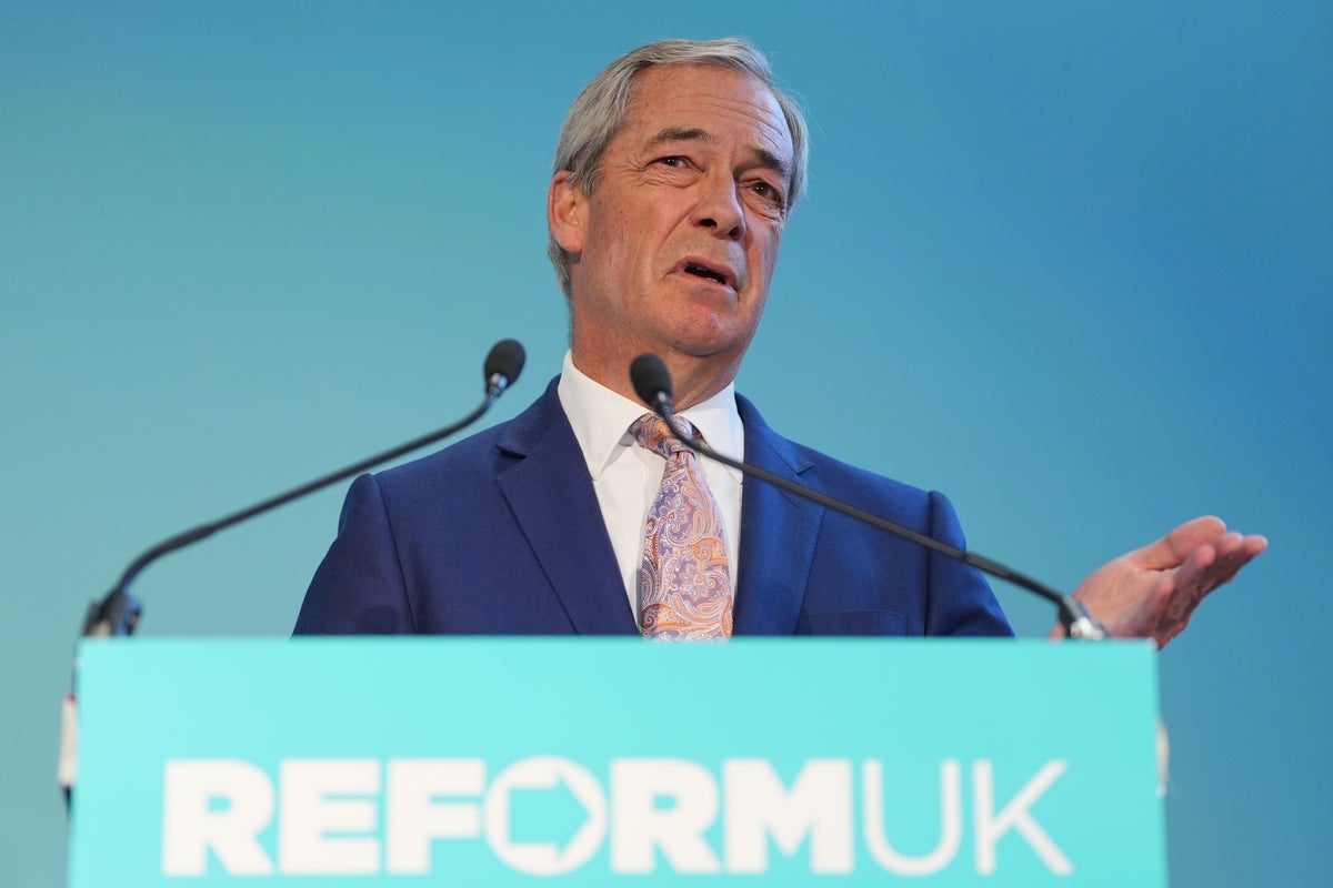 Starmer calls on Farage to explain school racism accusations