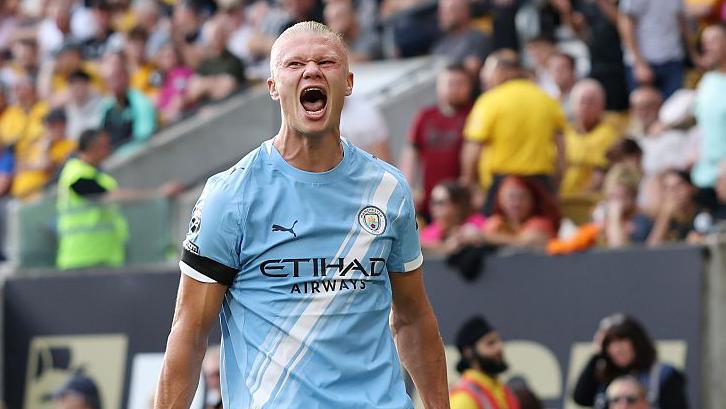 Make captain Haaland all season? The FPL talking point