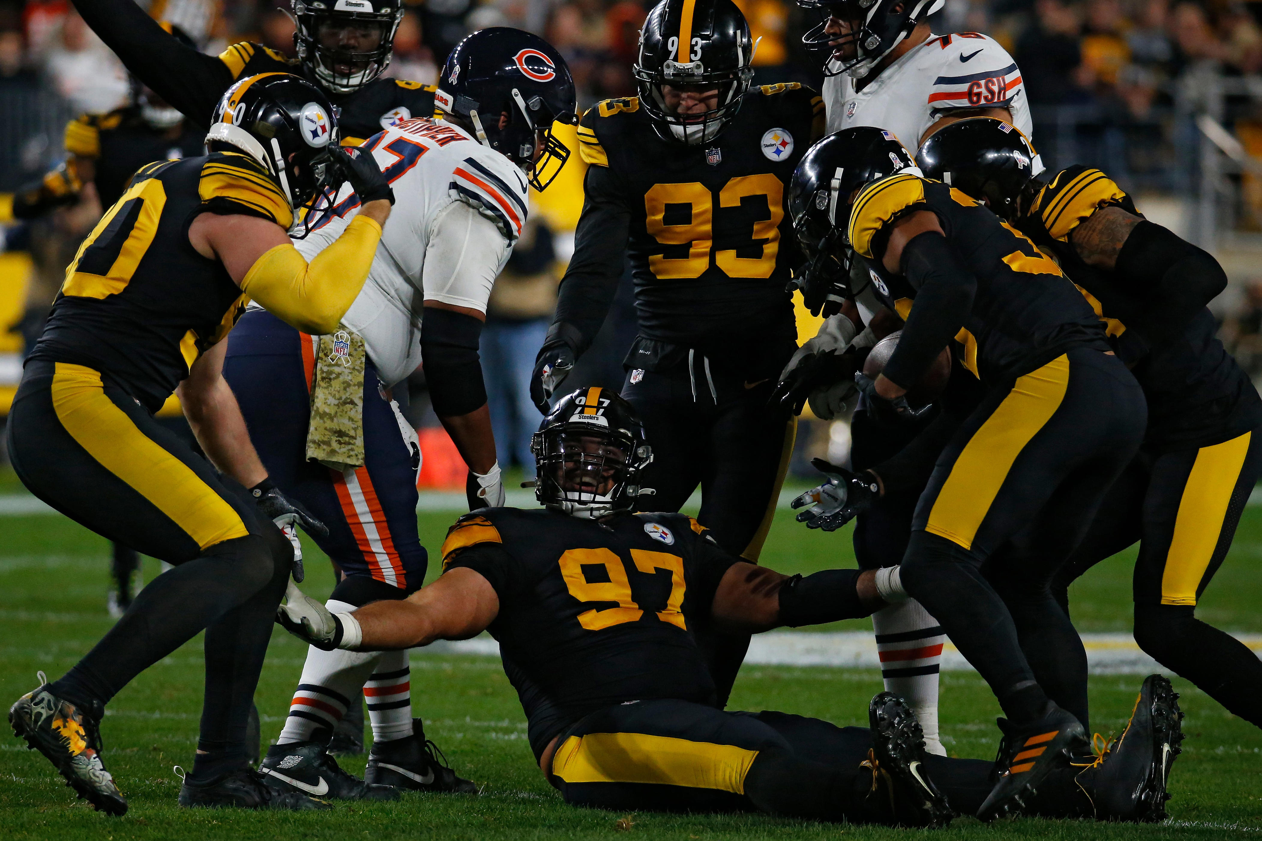 Steelers vs. Bears Week 12, broadcast map: Where fans can watch